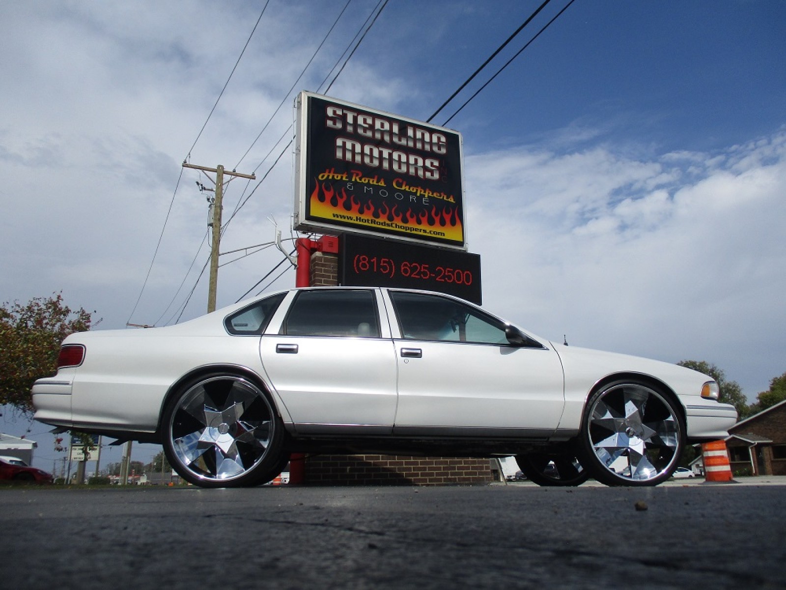 1995 Caprice Classic LT1 V8 26 Inch Rims for sale on RYNO Classifieds